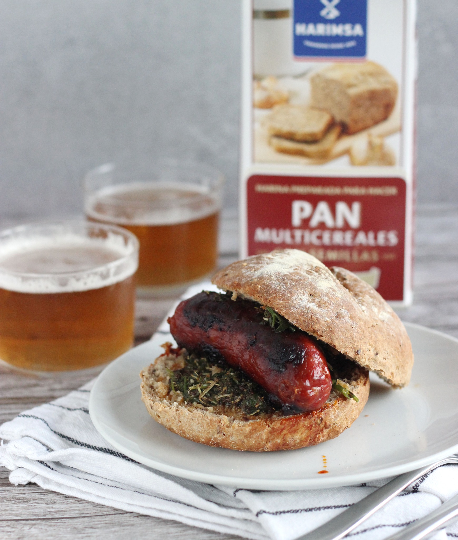Salchicha Picante En Pan Integral Hot Dog En Rollo De Pan Integral Con
